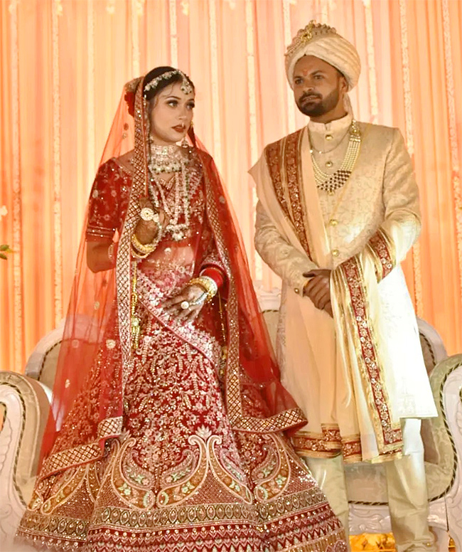 టీమిండియా యువ పేసర్‌ ముఖేష్‌ కుమార్‌ పెళ్లి ఫొటోలు | Indian Cricketer Mukesh Kumar Wedding Pics ...